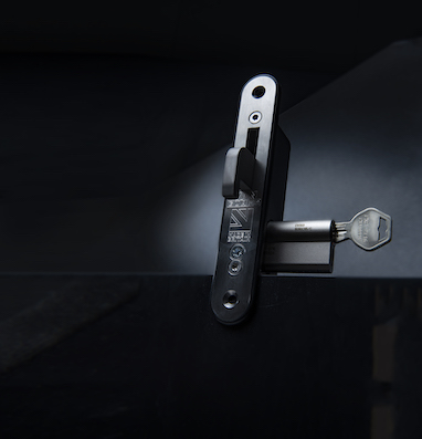 Van Guard’s ULTILock Hooklock gains another accreditation - Locks and ...